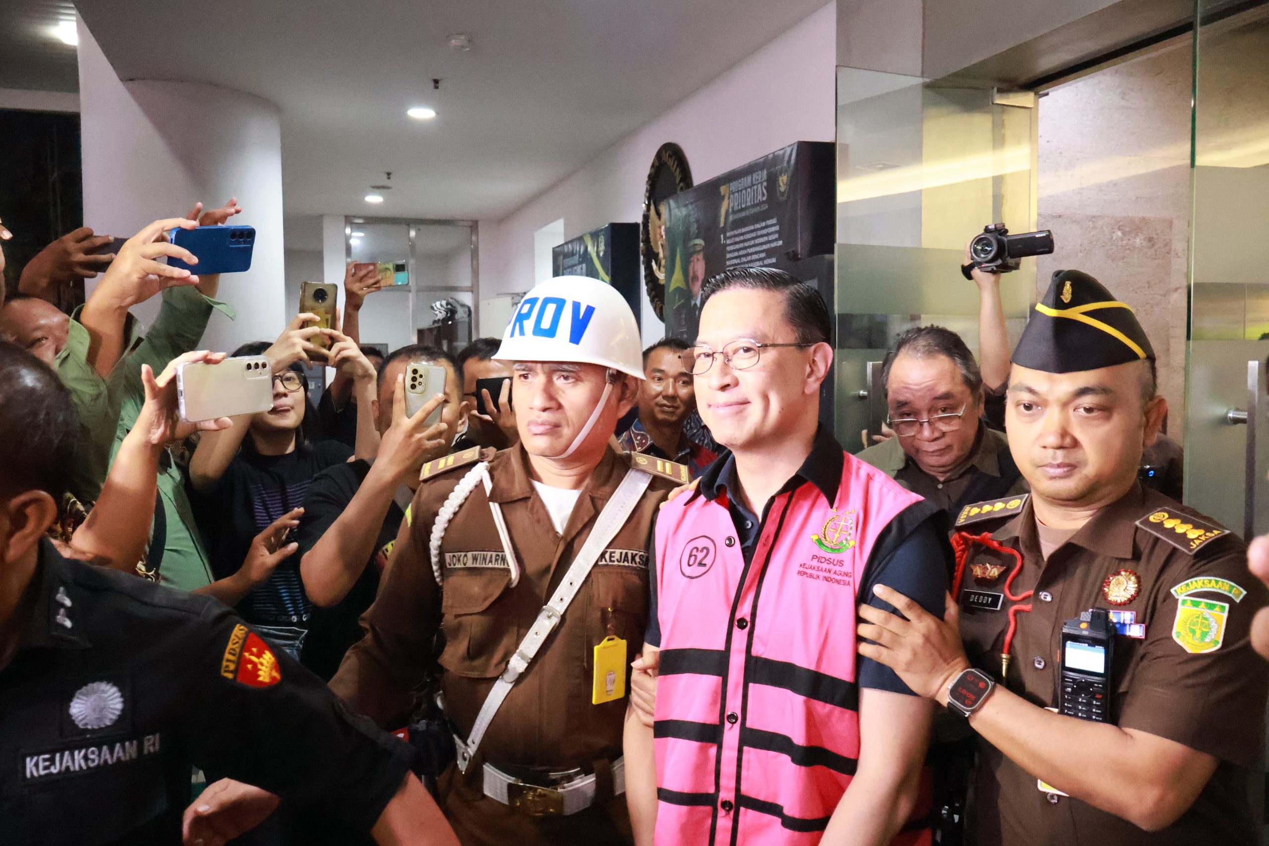 JAM PIDSUS Tetapkan 2 Orang Tersangka Korupsi CS dan Salah Satunya Eks ...