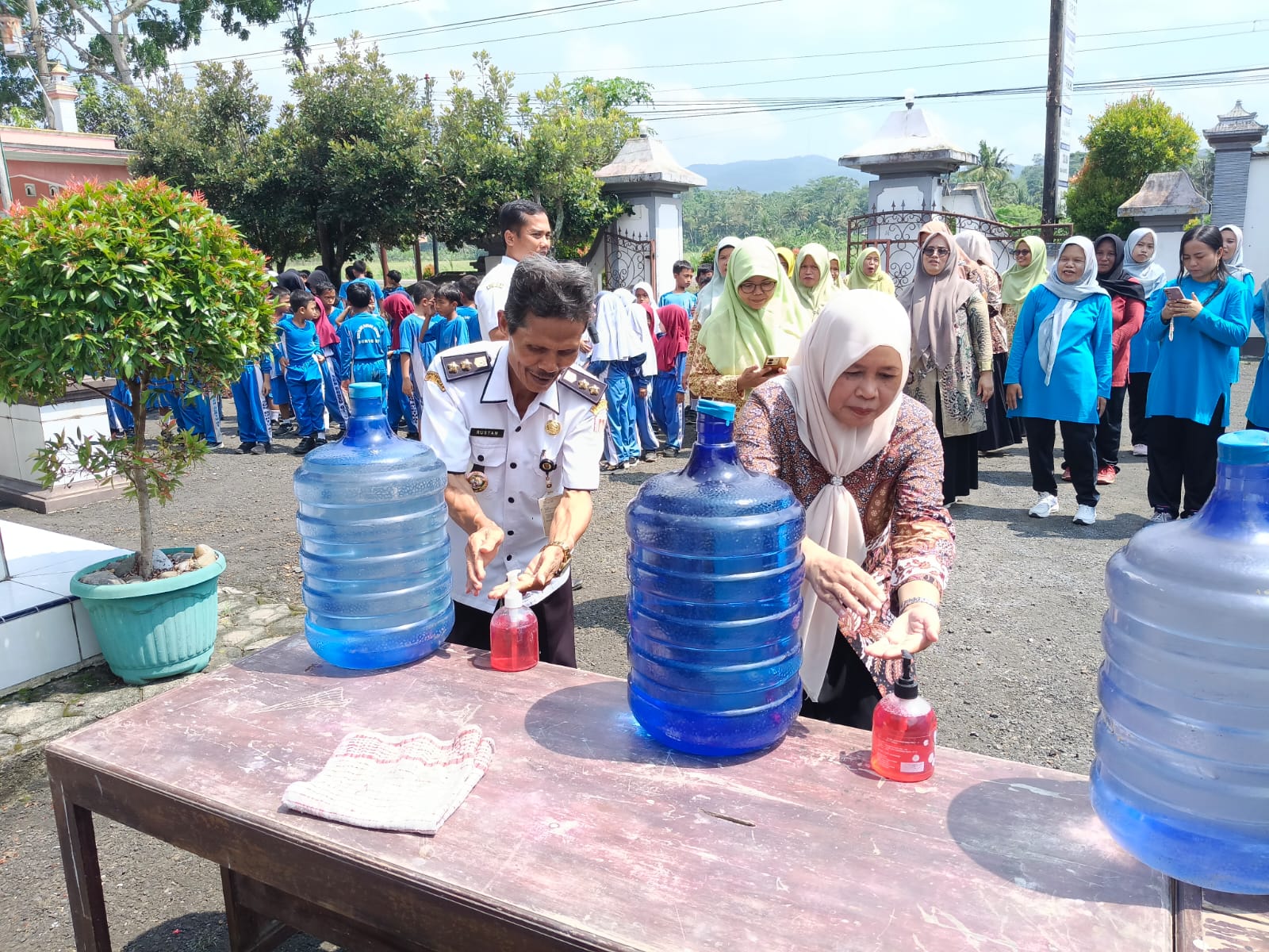 Desa Buntu Gelar Aksi Cuci Tangan Pakai Sabun Sedunia 2025: Jadilah ...